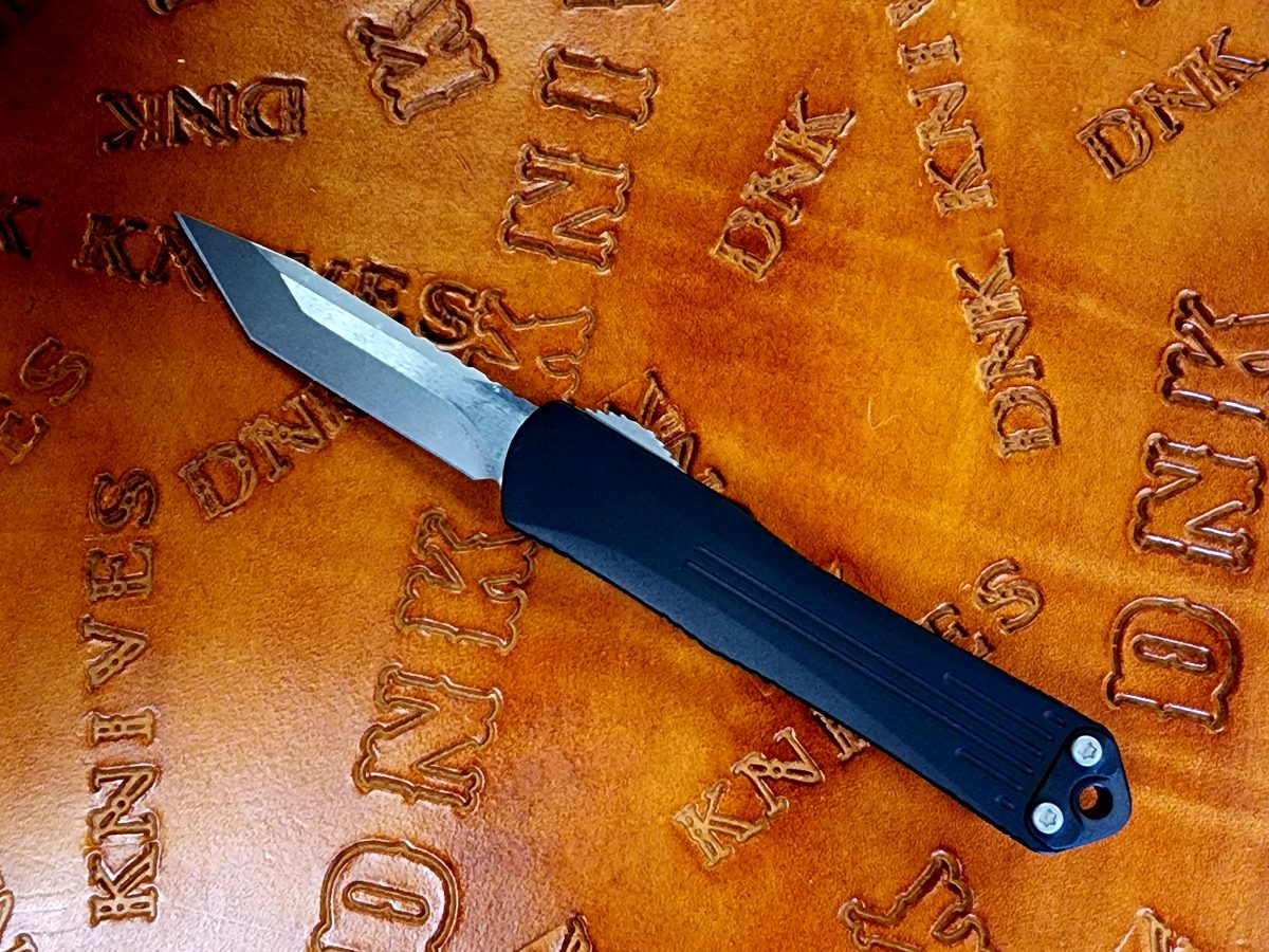 Heretic Manticore S, Battleworn Tanto, Magnacut OTF H023-5A - DNK Knives