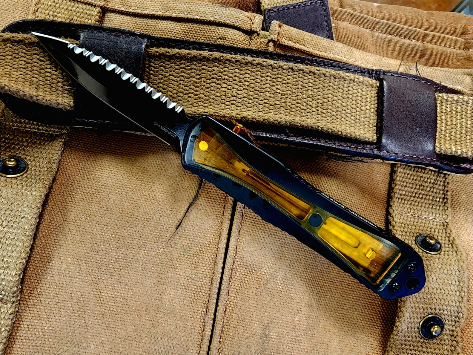 Heretic Manticore E Tumbled DLC Magnacut Serrated Dagger Ultem Inlay ...