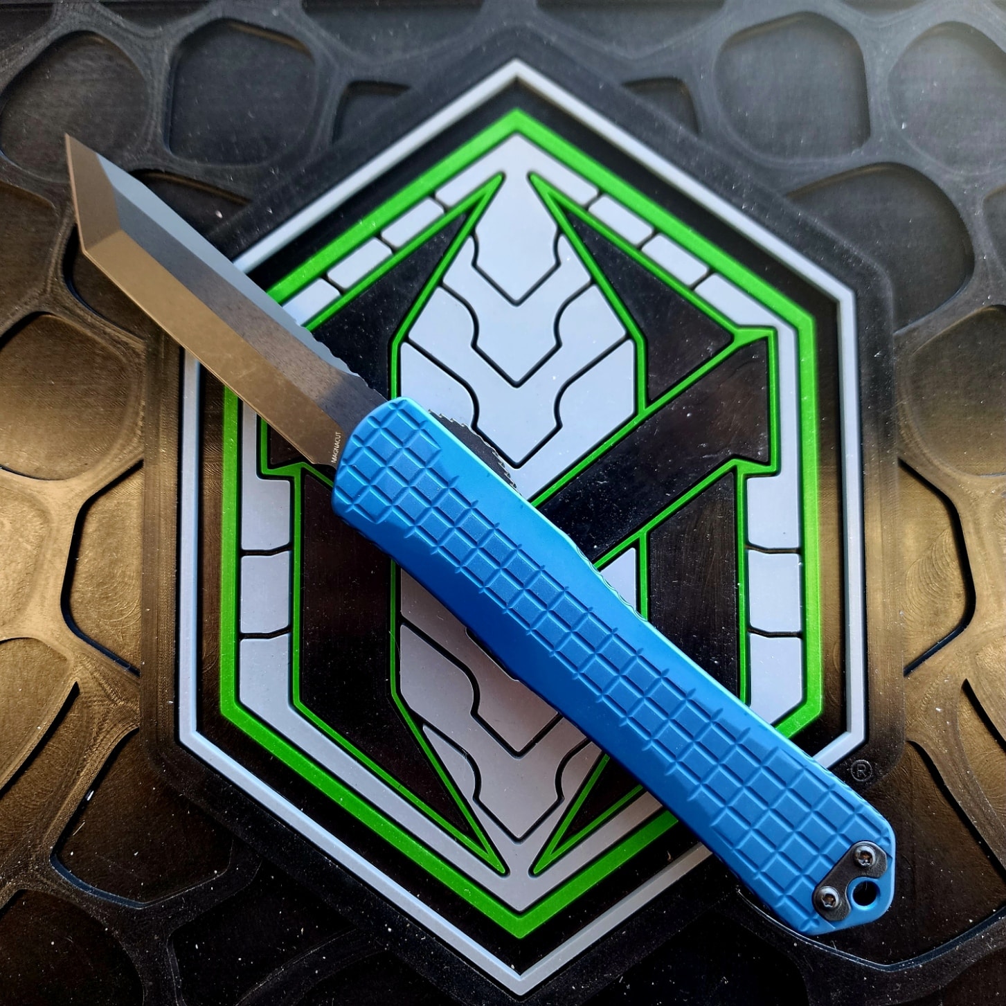 Heretic H031F-6A-BLU Manticore X DLC Magnacut Tanto Blue Grenade Grip ...